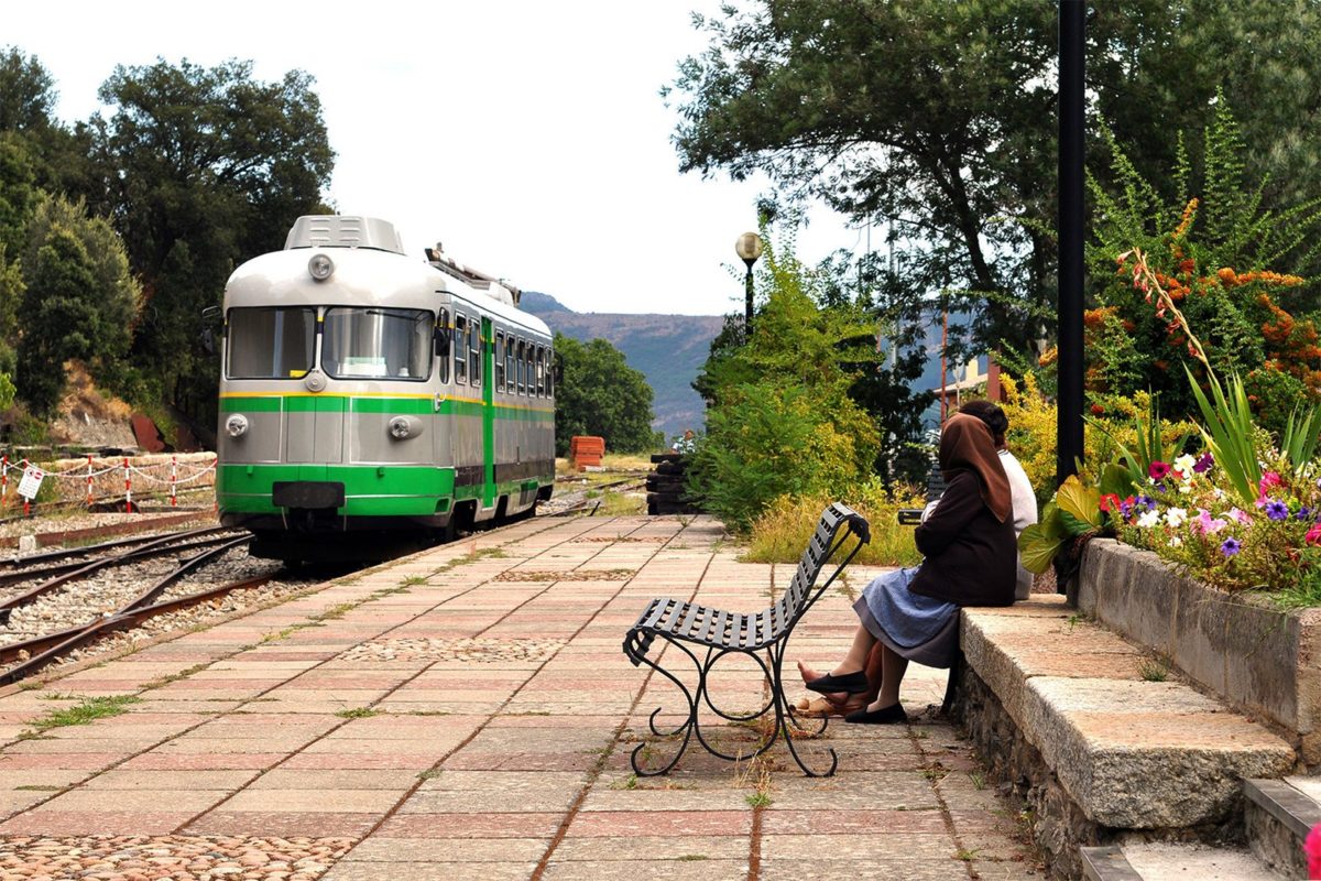 Public Transport in Sardinia - Trains, Buses & Taxis 2023